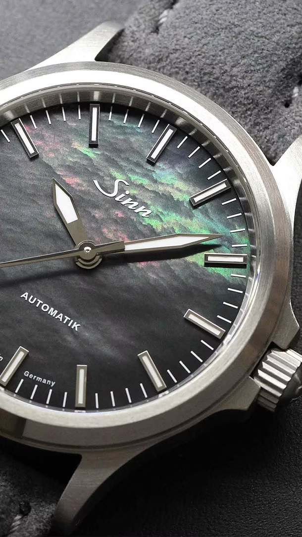 Sinn 556 I Mother-of-pearl S 五目鋼帶款